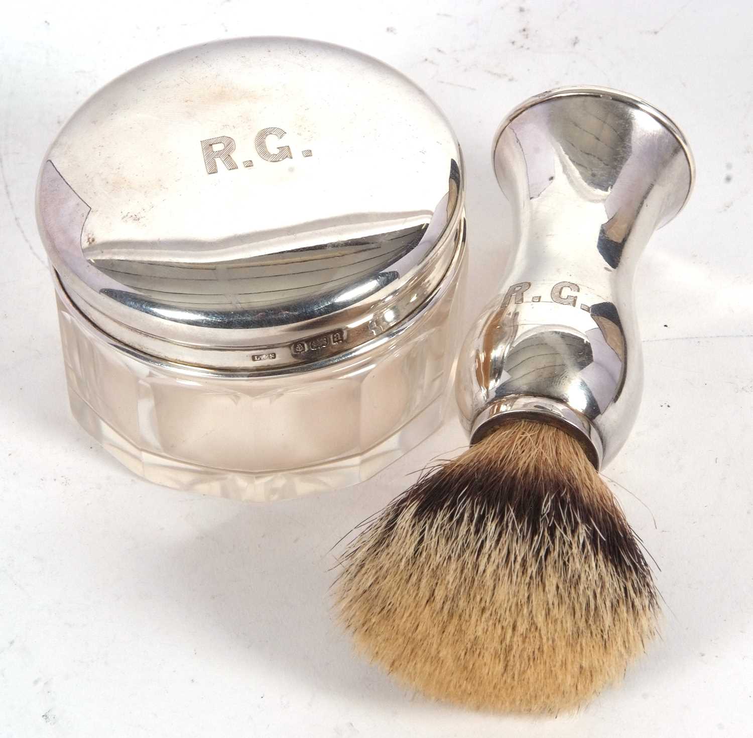 Lot 177 - A late Victorian cased shaving silver