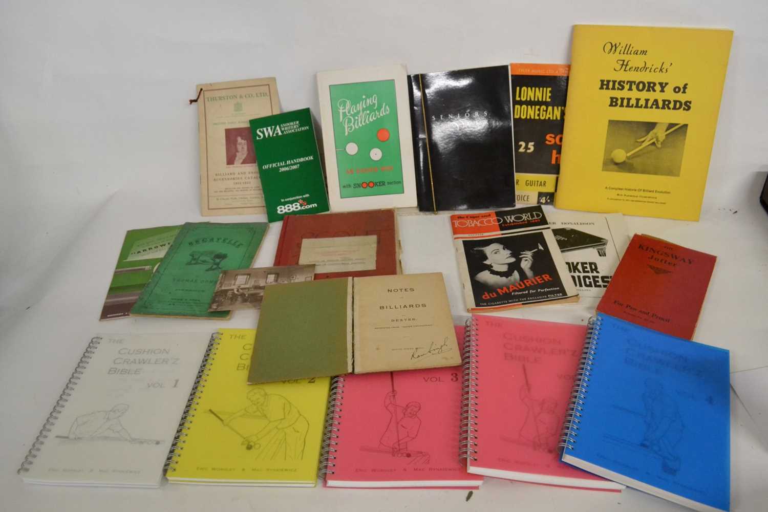 Lot 29 - A collection of assorted Snooker/Billiards