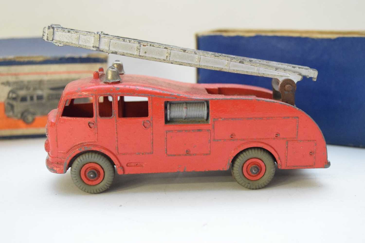 Lot 163 - Dinky die-cast toy fire engine, No 555, in