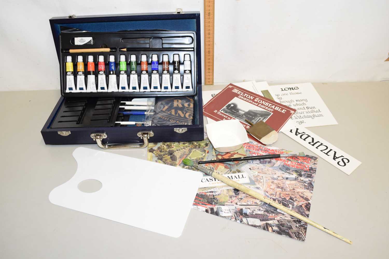 Lot 26 - Box containing a quantity of acrylic paints