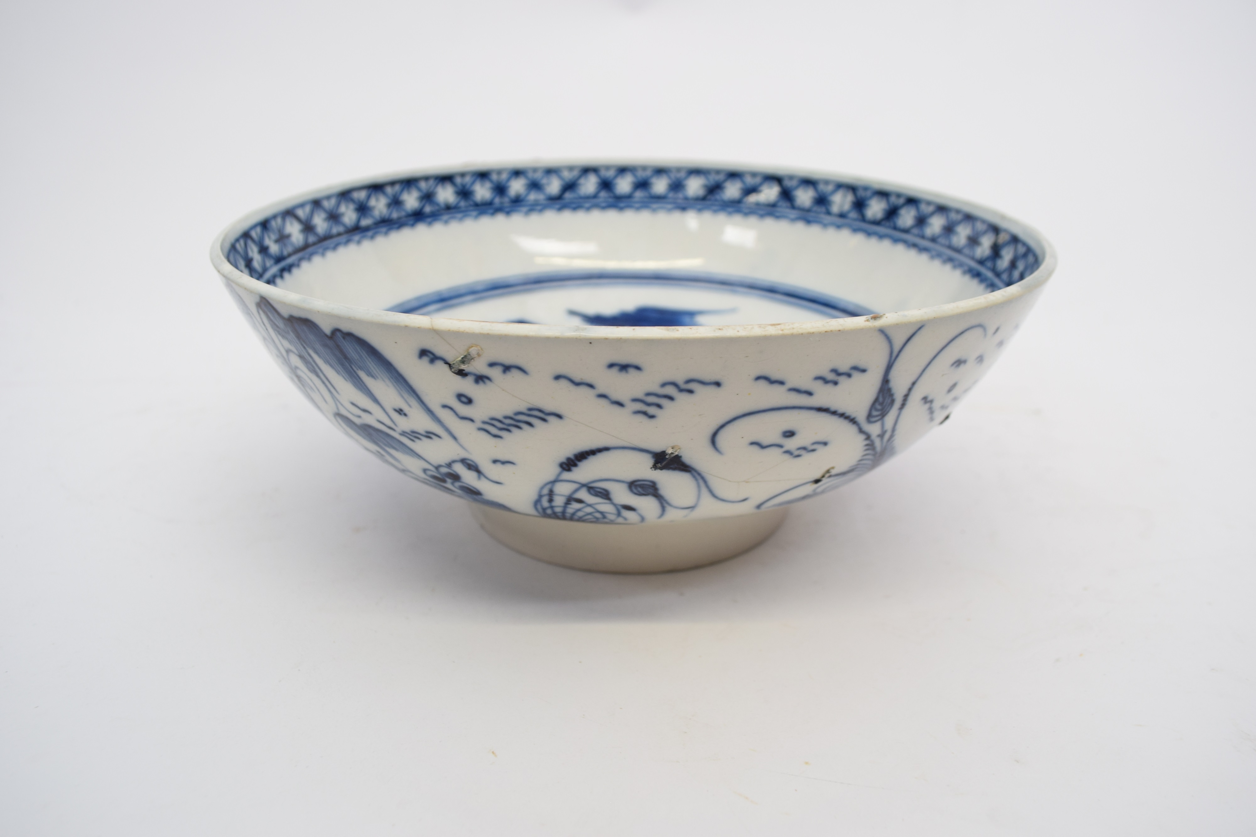 Lot 183 - English pearlware bowl