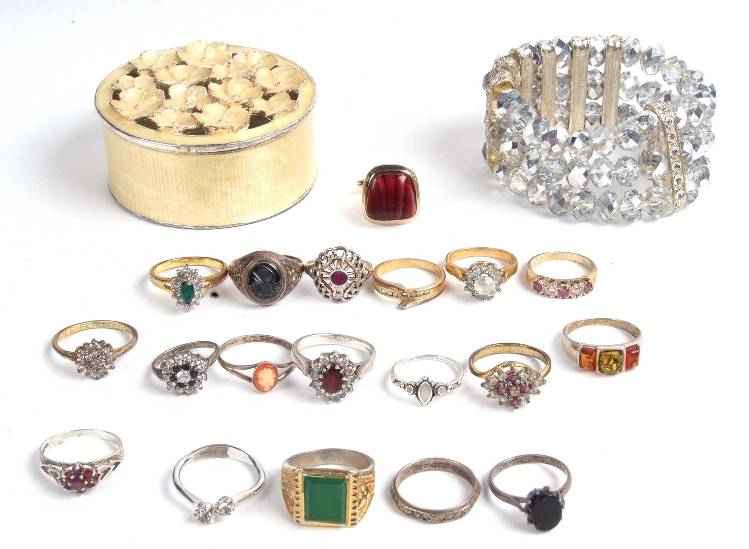 Lot 310 - Wooden jewellery box to include a expanding