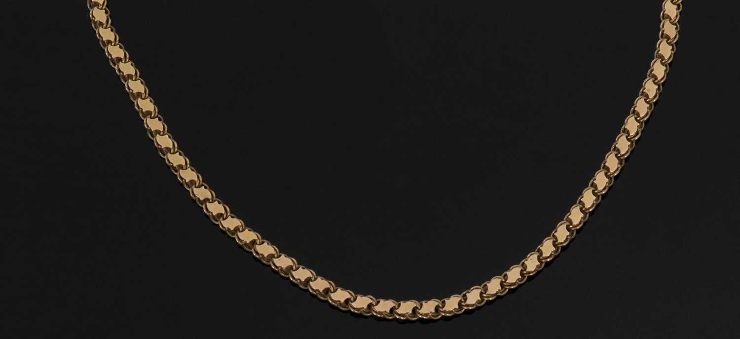 Lot 382 - Yellow metal ancy link chain, marks worn,