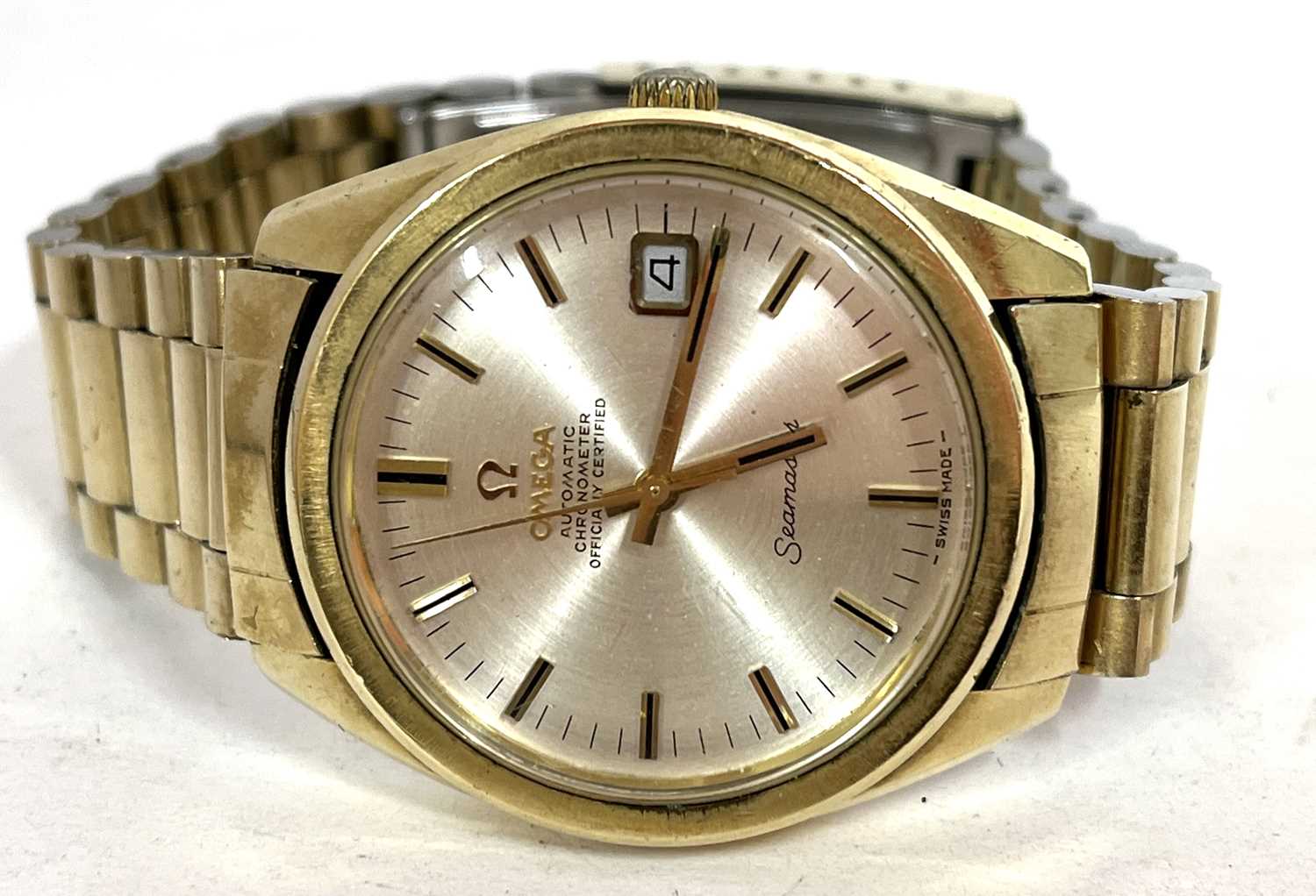 Lot 254 - An Omega Seamaster 168.022 automatic calibre
